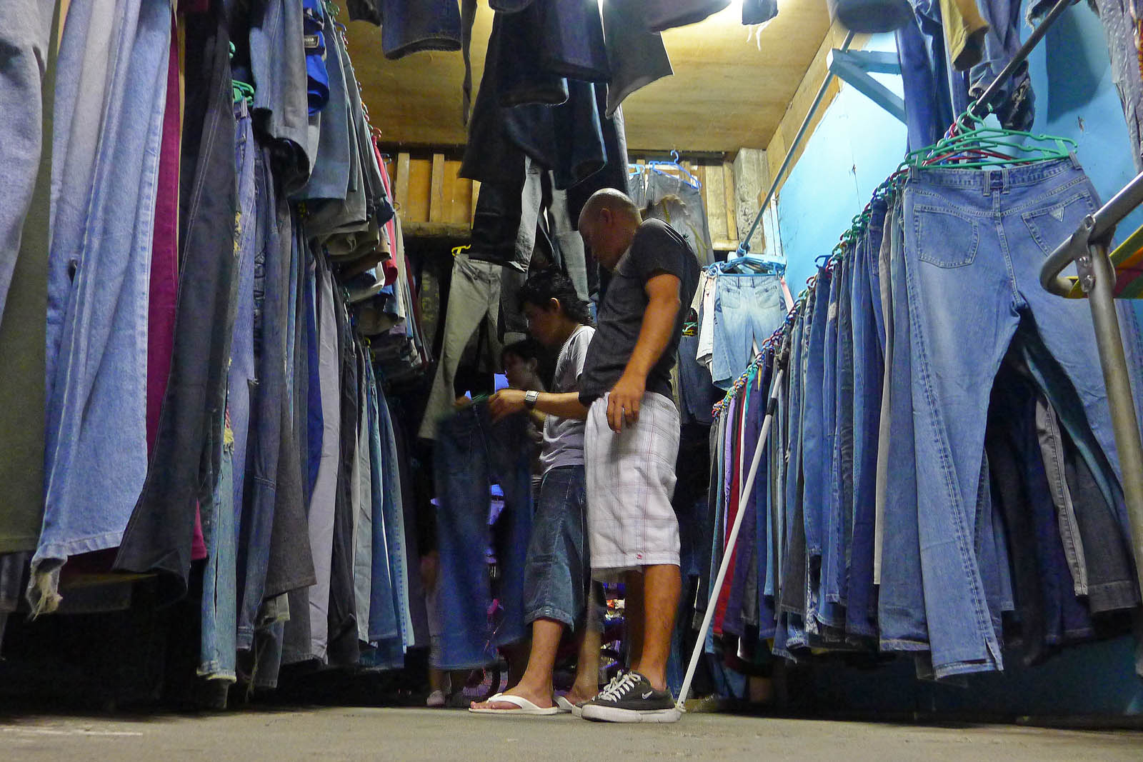 8 Ways To Master Ukay-Ukay - 8List.ph