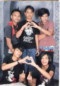 Misery Business: Things All Pinoy Emo Kids Did in the ‘00s - 8List.ph