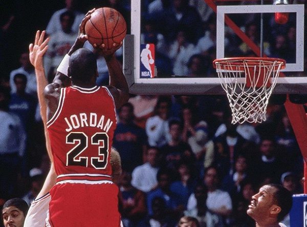 8 Greatest Buzzer Beaters in the NBA - 8List.ph