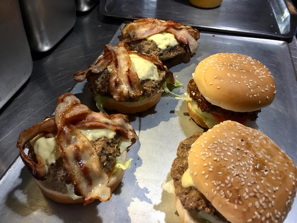 Craving? Here are 8 Burgers You Can Get for Every Budget - 8List.ph