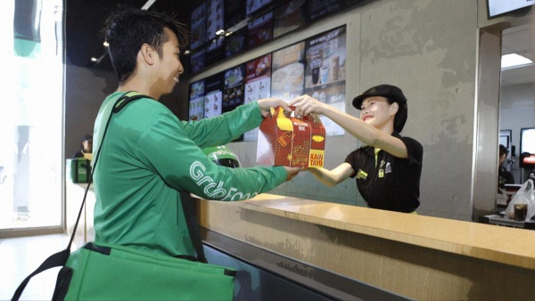 How GrabFood’s Long-Distance Delivery Enabled the Food Industry to Not ...